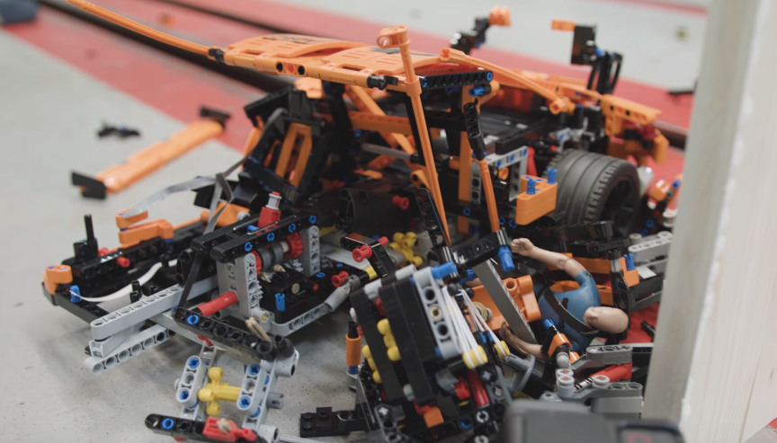 LEGO-autootjes die een crashtest ondergaan zijn best bizar - JFK
