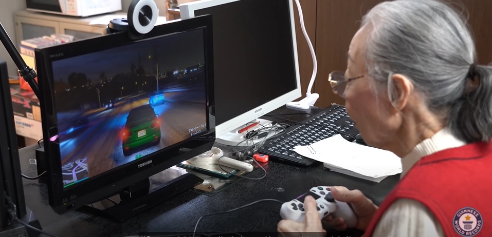 Japanse oma (90) officieel oudste gamer - JFK Magazine