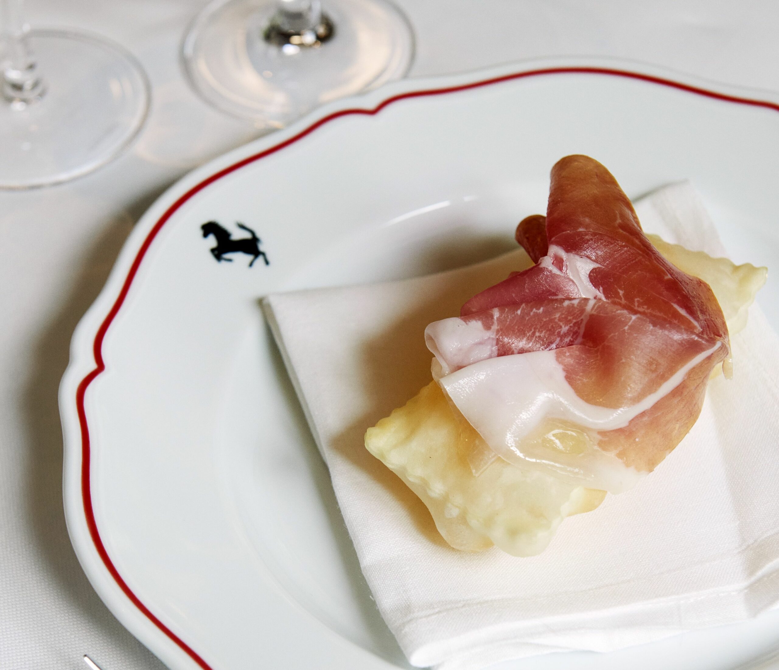 Het beroemde Ferrari-restaurant Il Cavallino is weer open - JFK